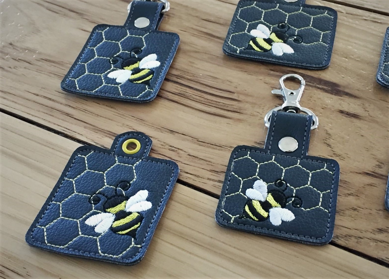 DIY-DIGITAL FILE 4x4 Hoop Honey Bee With Honeycomb Snap Tab / Eyelet ...