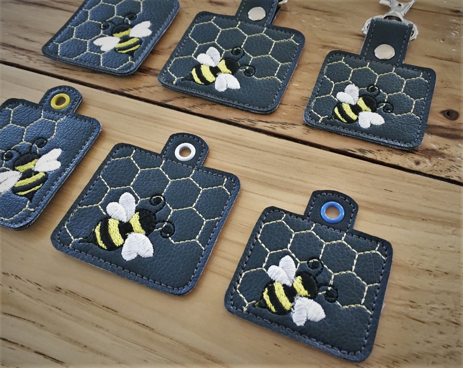 DIY-DIGITAL FILE 4x4 Hoop Honey Bee With Honeycomb Snap Tab / Eyelet ...