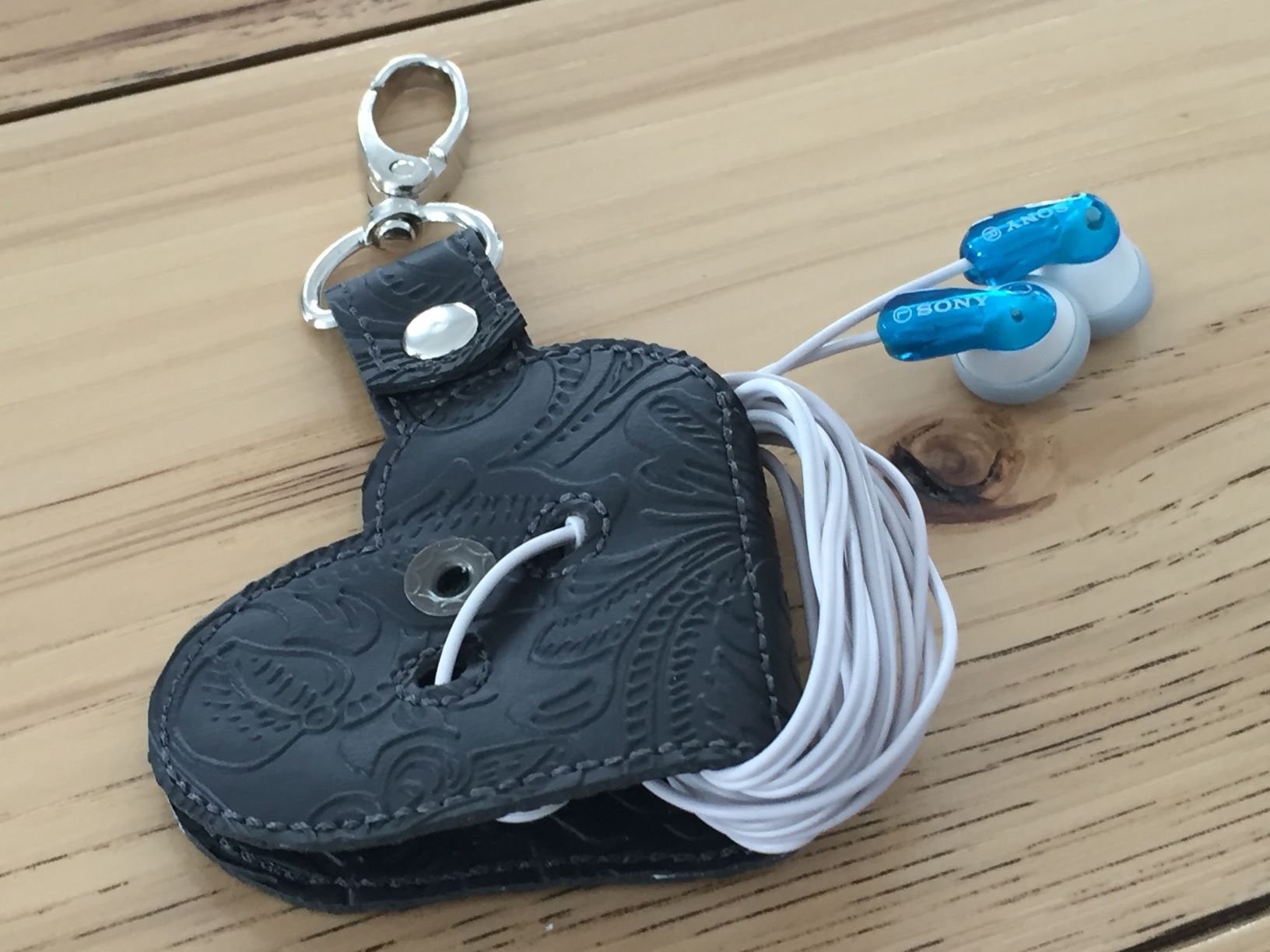 DIY-DIGITAL FILE 5x7 Hoop Earbud Holder Heart Shape | Etsy