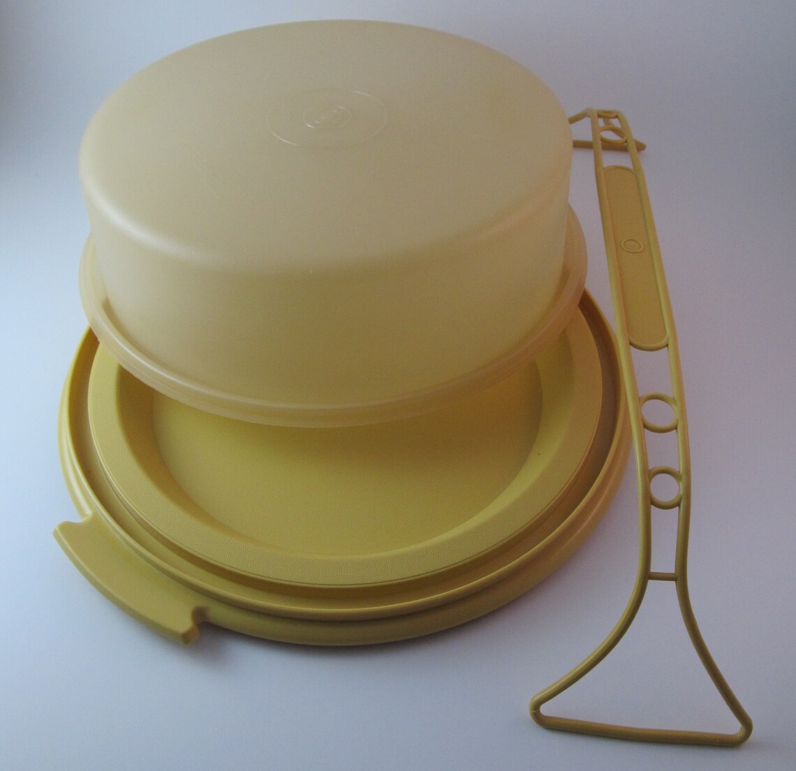 Vintage Tupperware Cake Pie Carrier Taker 719-4 Round Harvest Gold 3 ...
