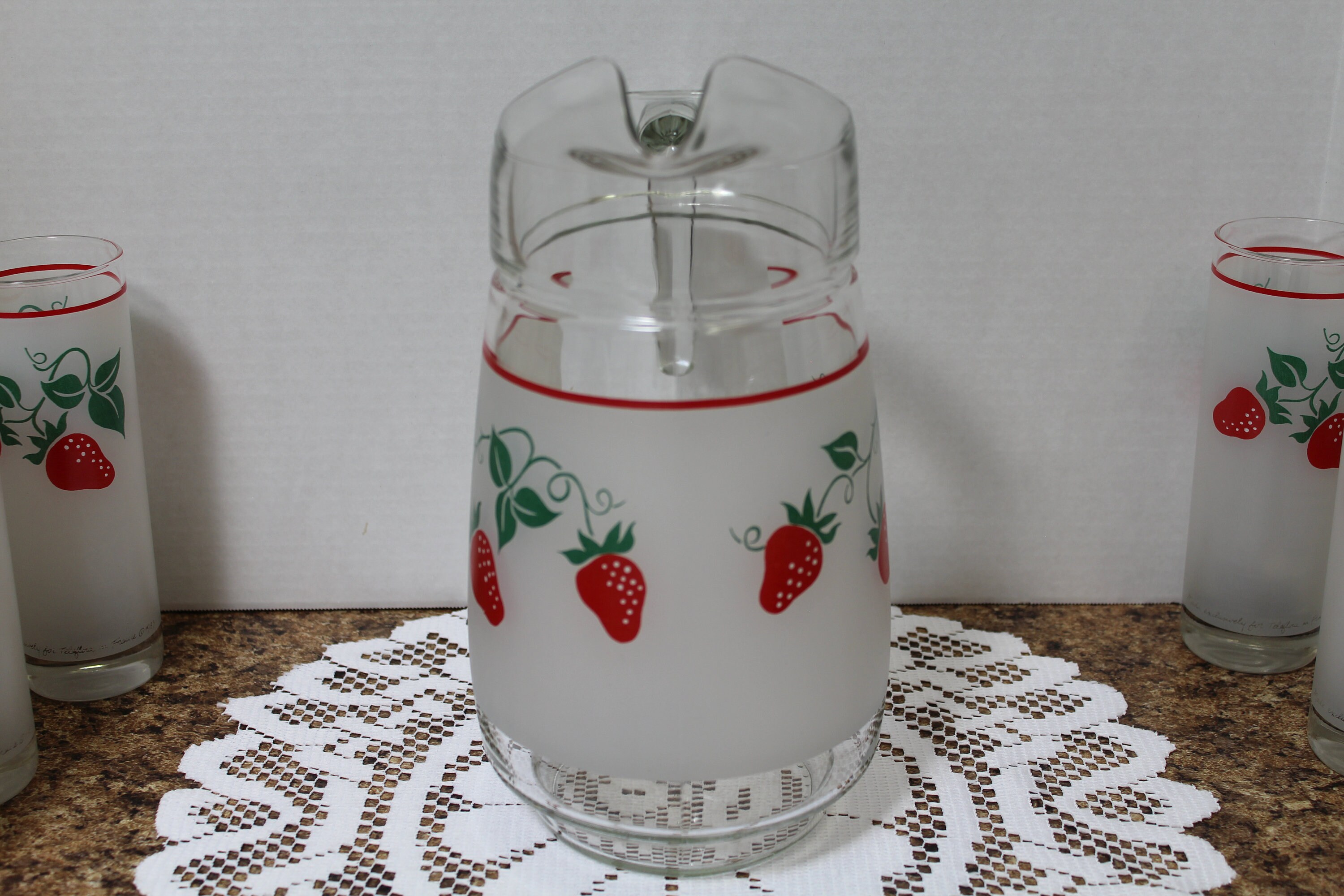 Vintage Teleflora Pitcher and 8 Glasses Strawberries and Vines on ...
