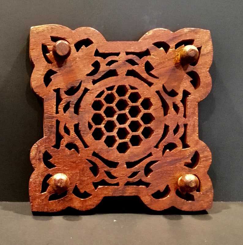Vintage Hand-carved Wooden Trivet With a Leaf Motif Design - Etsy
