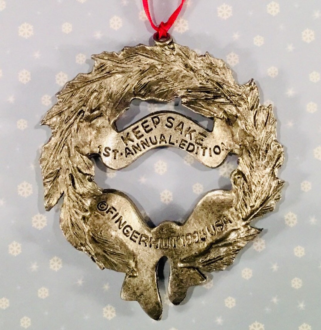 Vintage Fingerhut Keepsake Happy Holidays Collectible Metal Wreath ...