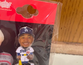 Bobble Head Pin | Etsy