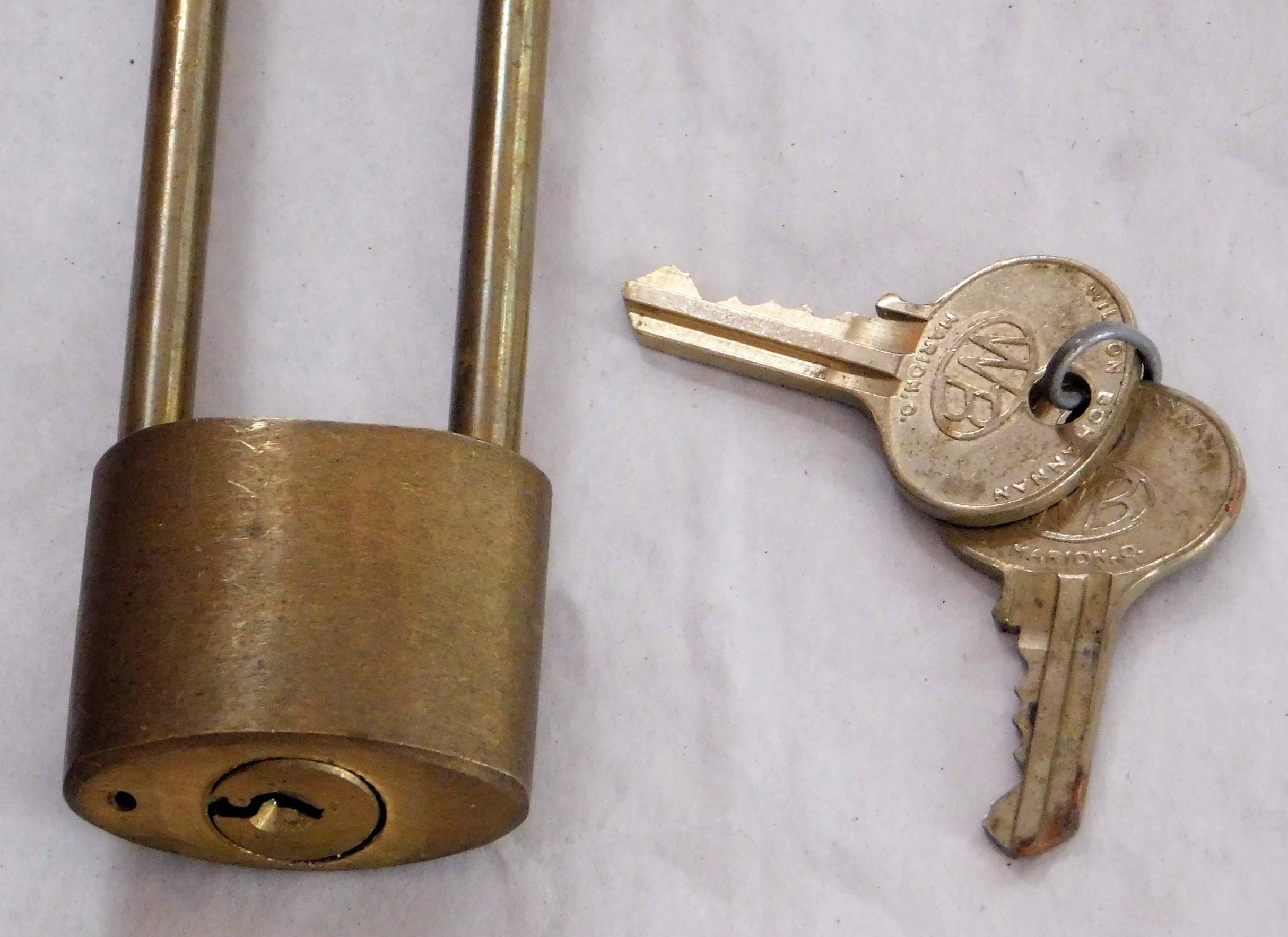 Vintage WB Wilson Bohannan Brass Lock with Original Keys | Etsy Vintage WB Wilson Bohannan Brass Lock with Original Keys | Etsy