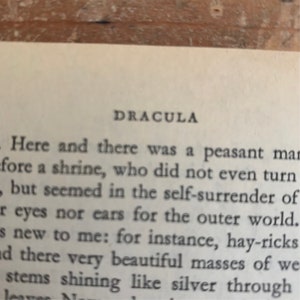 Vintage Dracula Book Page Bundle 8-sheet Old Ephemera Lot Aged Paper ...