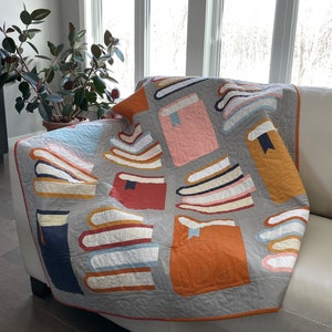 Book Themed Quilted Wallhanging or Throw, Handmade, 51 X 56.5 Inches - Etsy