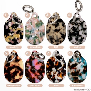 Cute Tortoise Pattern Apple AirTag Case With Carabiner Keychain, Classy ...