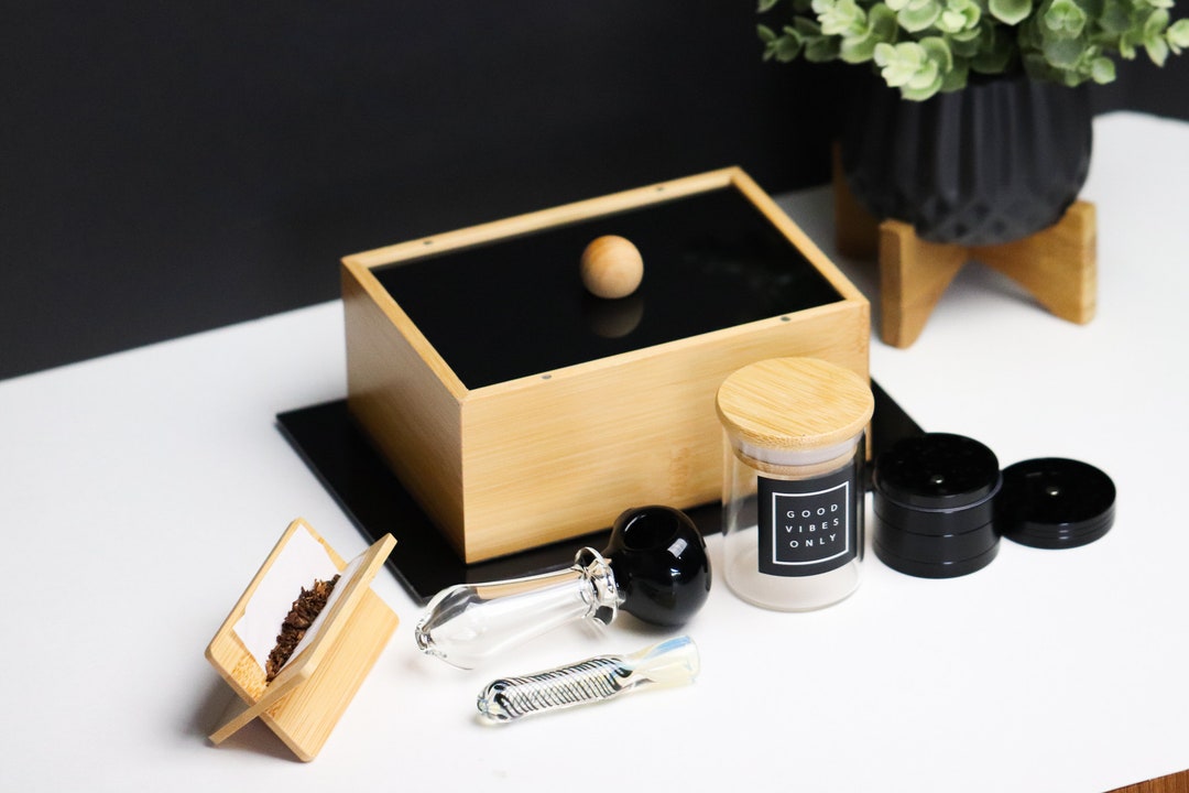 The Perfect Set: Stash Box, Grinder, Hand Pipe, Chillum, Rolling Cradle ...