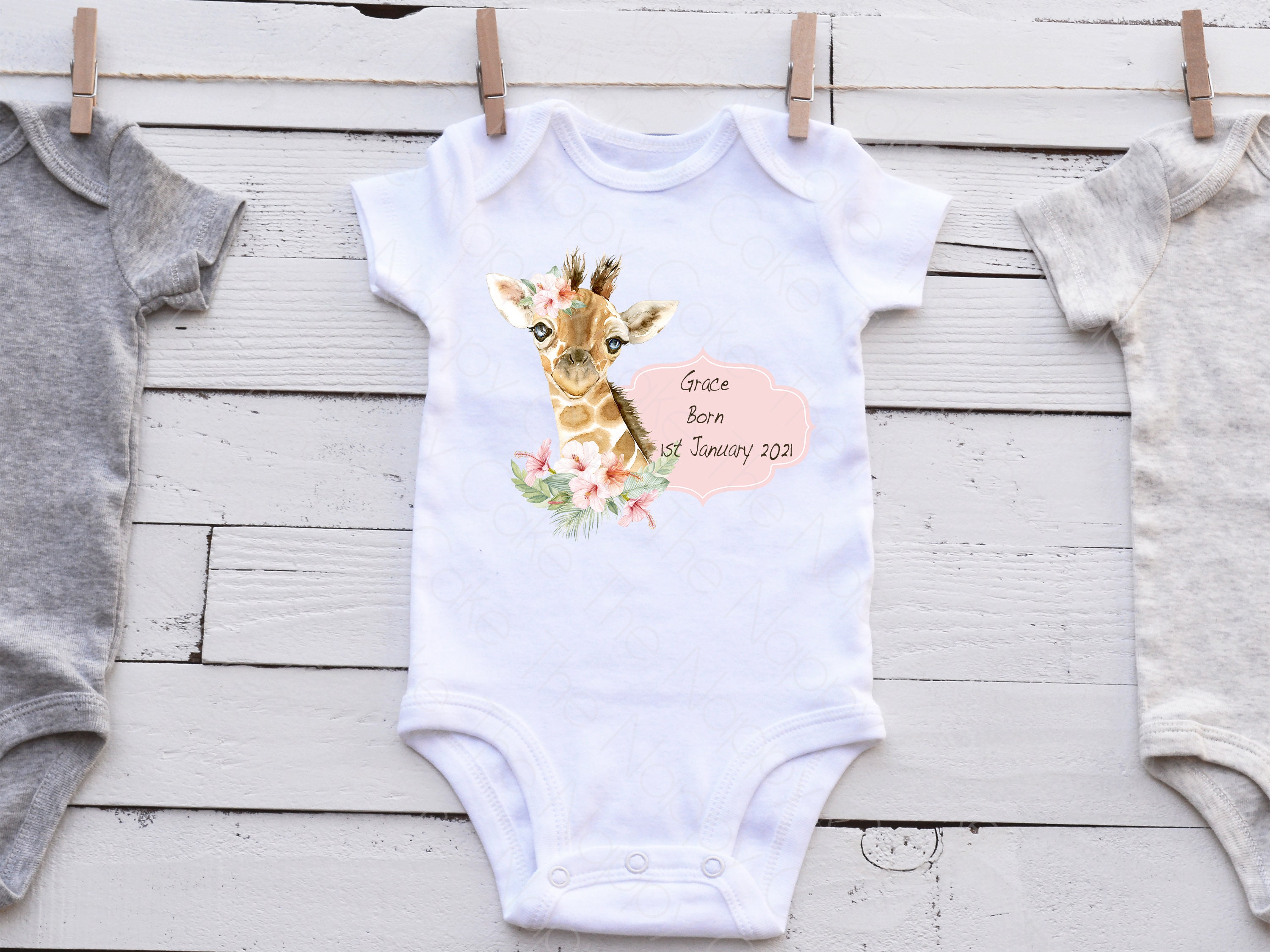 Personalised Giraffe baby vest bodysuit vest newborn gift | Etsy
