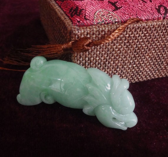 Old Chinese Hand Carved PiXiu Animal Green and White … - Gem