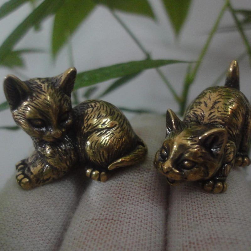 Vintage Cat Figurine Pair - Etsy