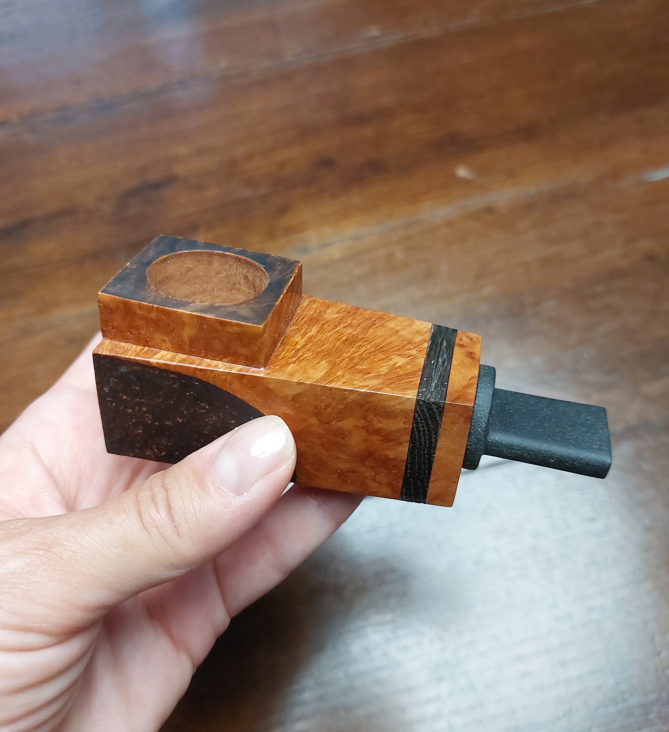 Reverse Calabash Pipe in Heather Briar With Oval Combustion Chamber and ...