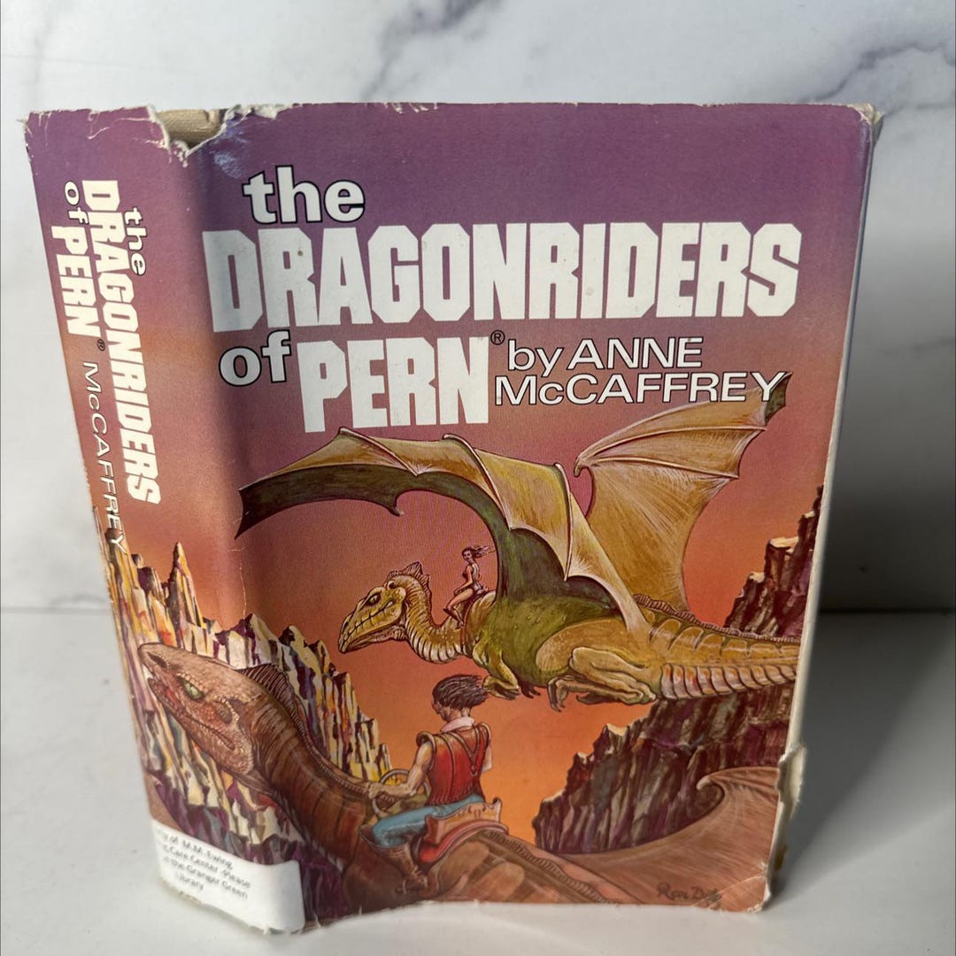 The Dragonriders of Pern Dragonflight Dragonquest the White Dragon Book ...