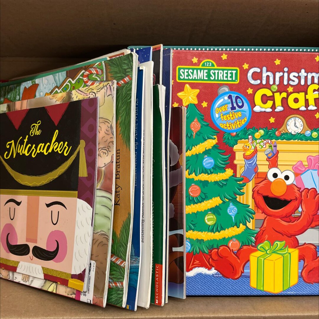 Kids Christmas Book Box, Elmo, Star Wars and More 35 Books 2T2S5006 - Etsy