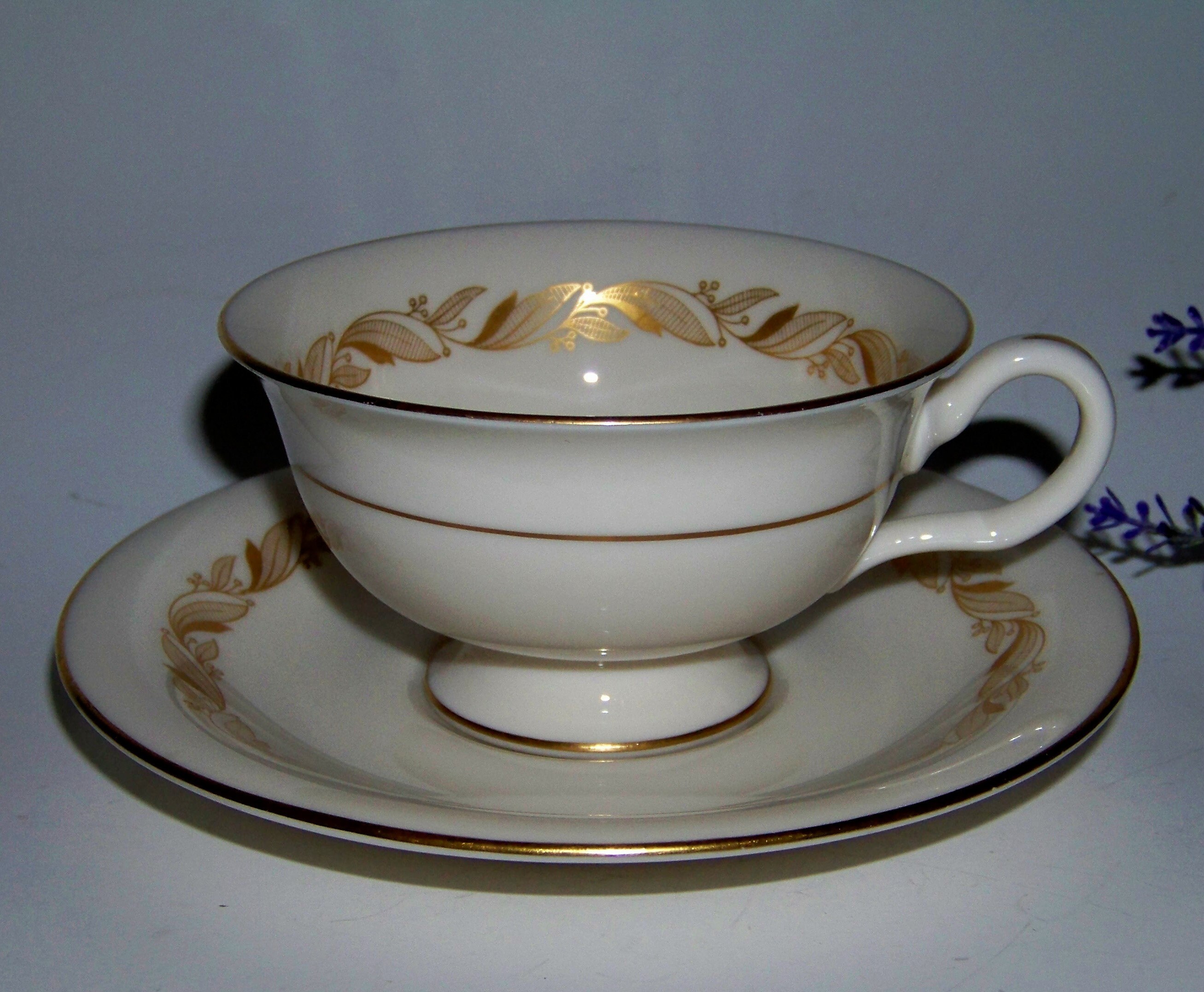 Vintage Castleton China USA Inner Gold Leaf Carlton Footed - Etsy