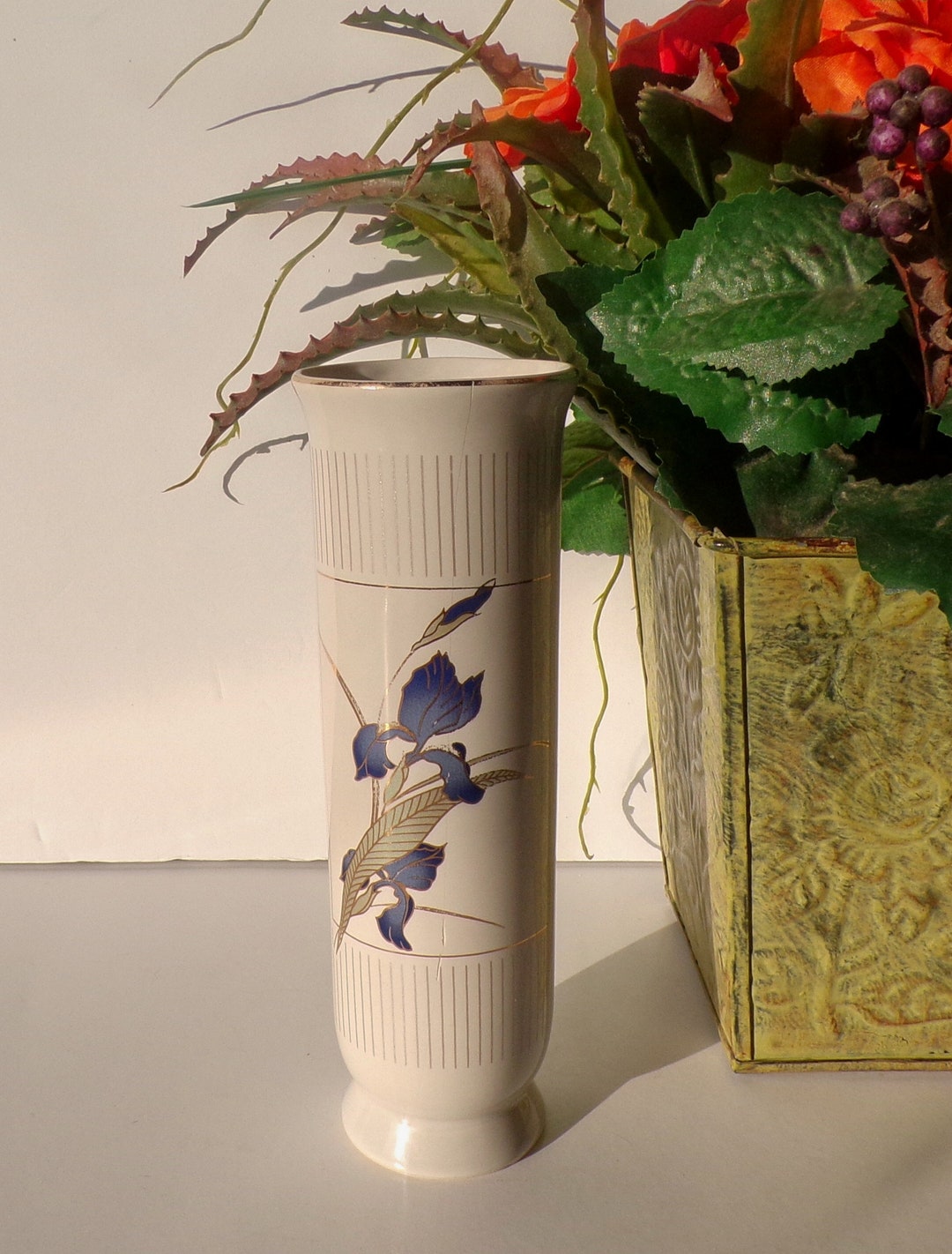 Otagiri Grand Iris Bud Vase With Gold Trim Signed - Etsy