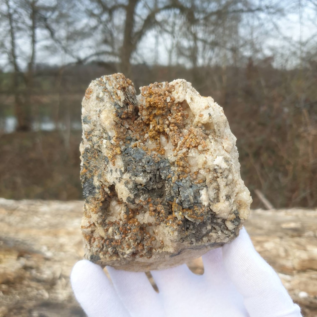 Campylite on Quartz - Dry Gill Mine - Mimetite - Minerals - British ...