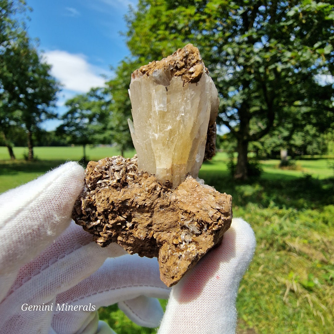 Aragonite - Parkhouse Quarry - British Minerals - Minerals - Crystals ...