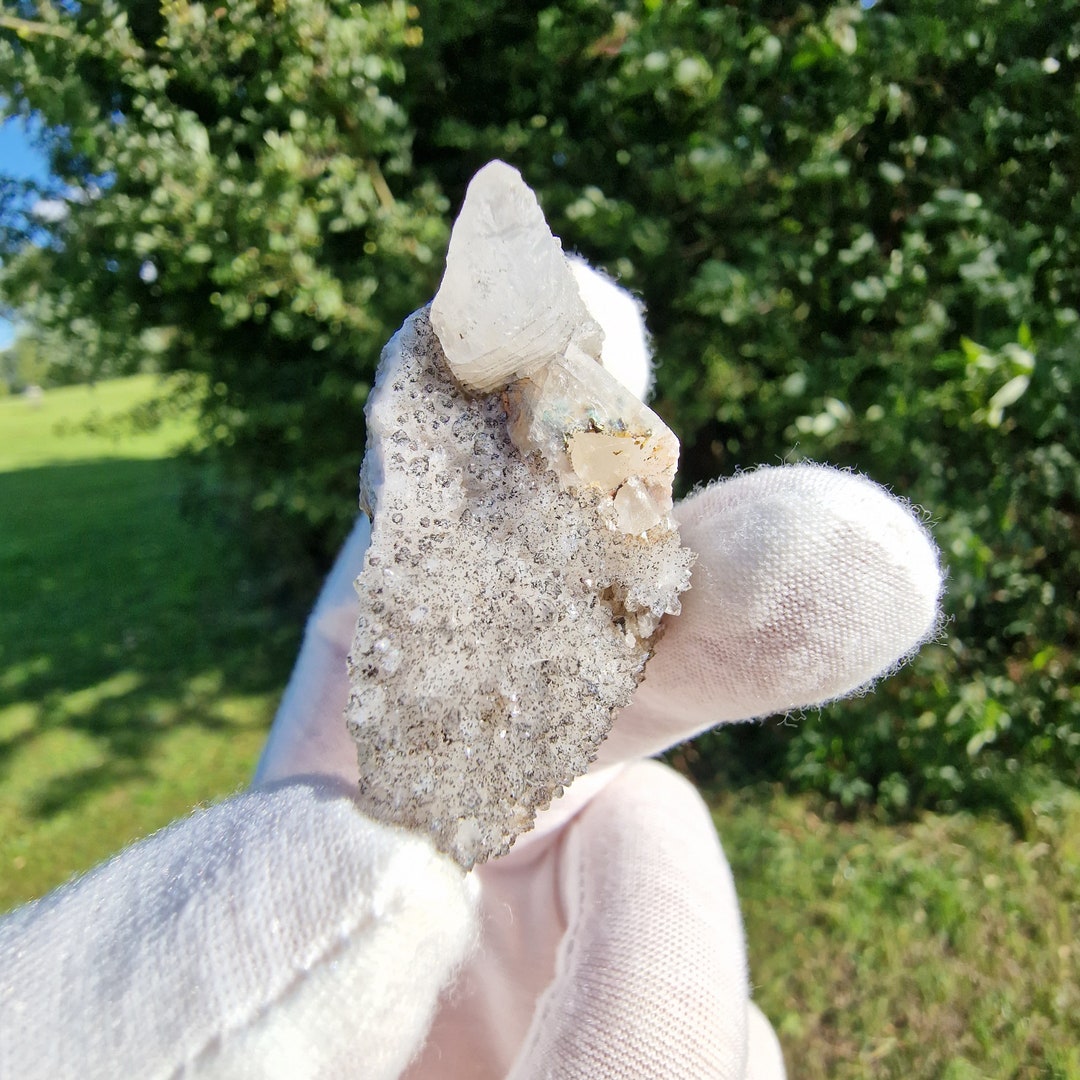 Calcite and Quartz With Geothite Inclusions - Calton Hill Quarry ...