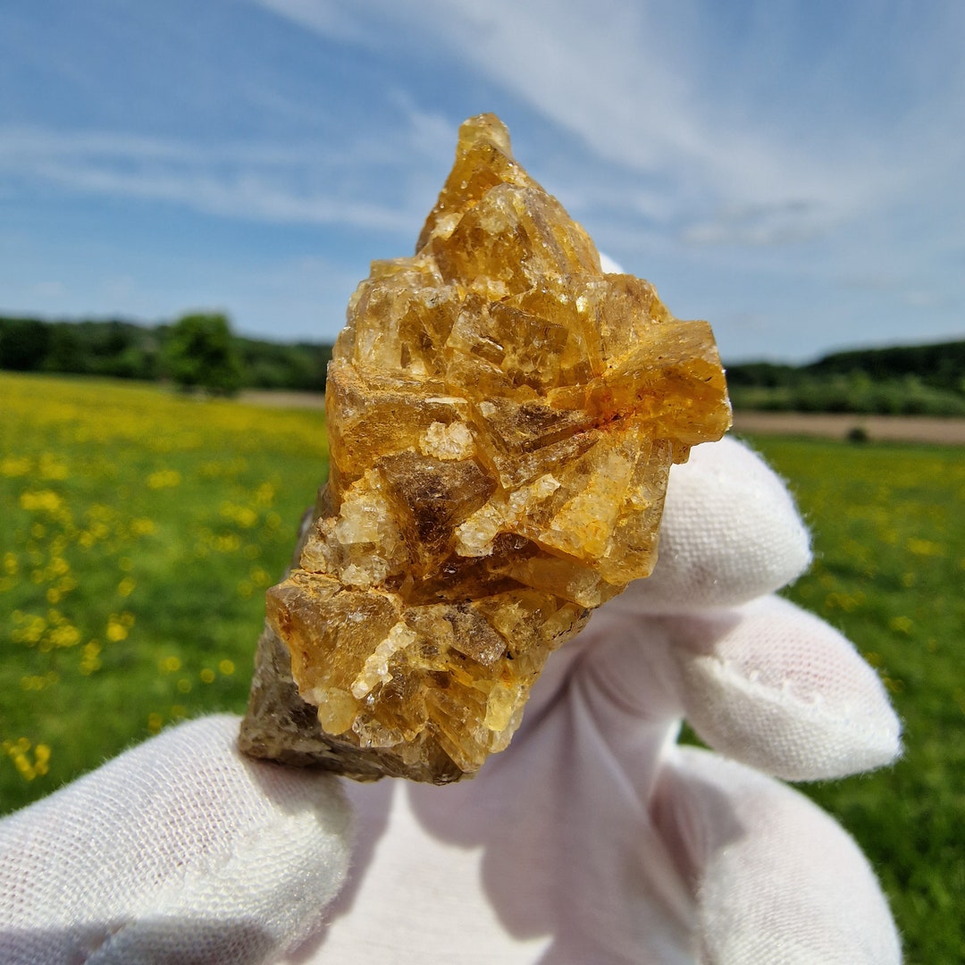 Fluorescent Fluorite Crich Quarry Fluorite Minerals Derbyshire Minerals ...