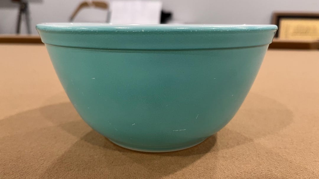 Vintage Pyrex 402 Turquoise / Robins Egg Blue Mixing Bowl 1 1/2 QT - Etsy
