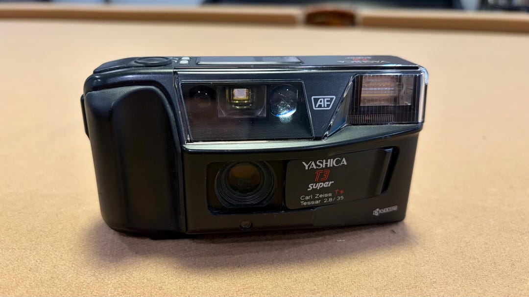 Yashica T3 Super Point & Shoot Film Camera Carl Zeiss Tessar 2.8/35mm ...