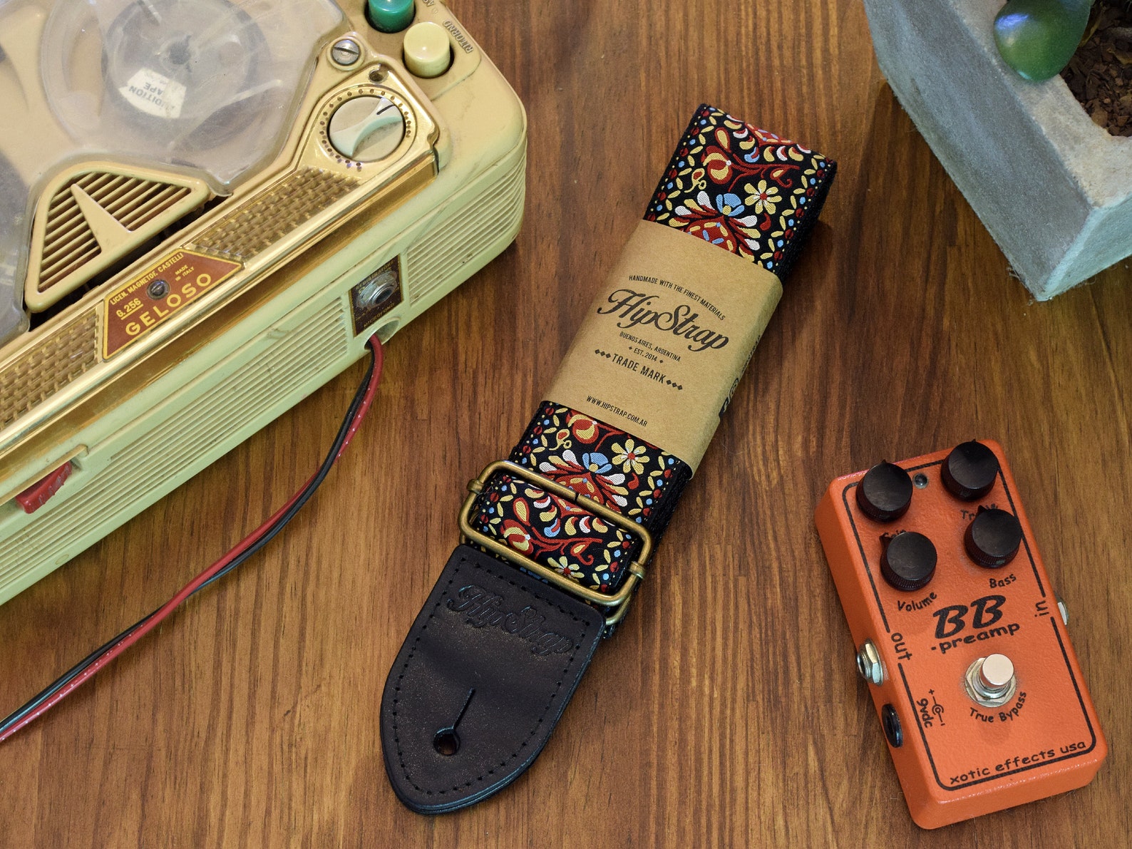 Hipstrap Haze Vintage Style Guitar Strap, Leather Ends, Jacquard Woven ...