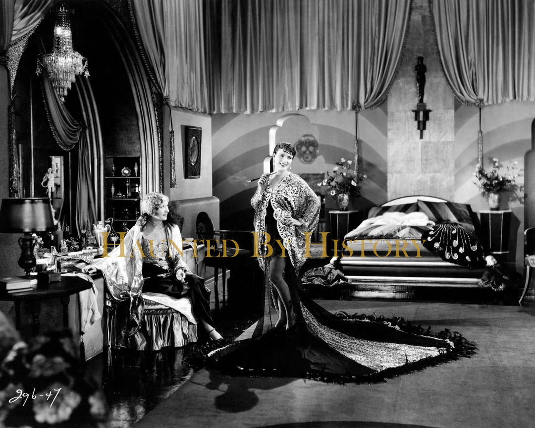 Digital Print: Art Deco Vamp Lair - Pauline Starke - Women Love ...