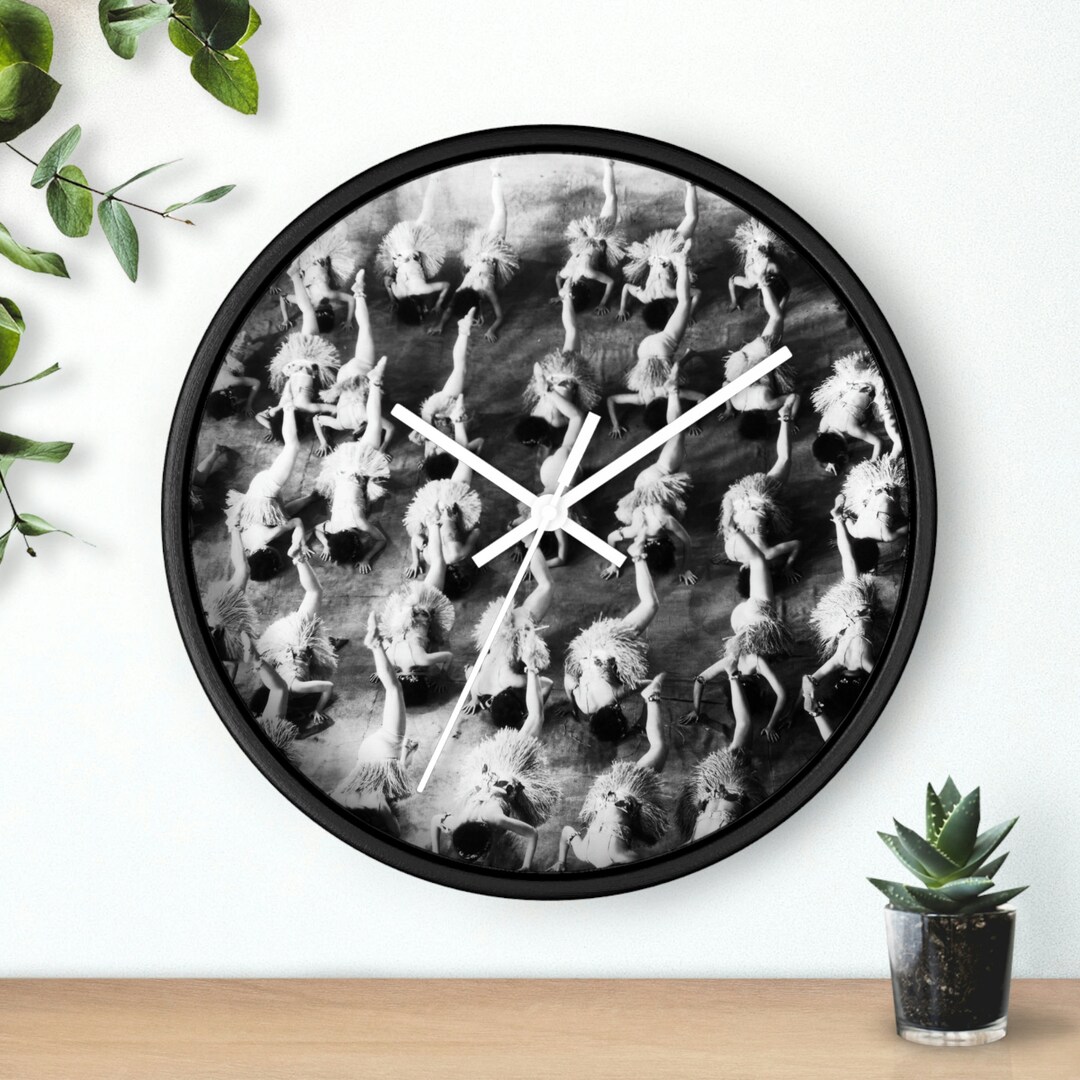 Early Hollywood Hula Girls Wall Clock: Vintage Musical Decor - Etsy