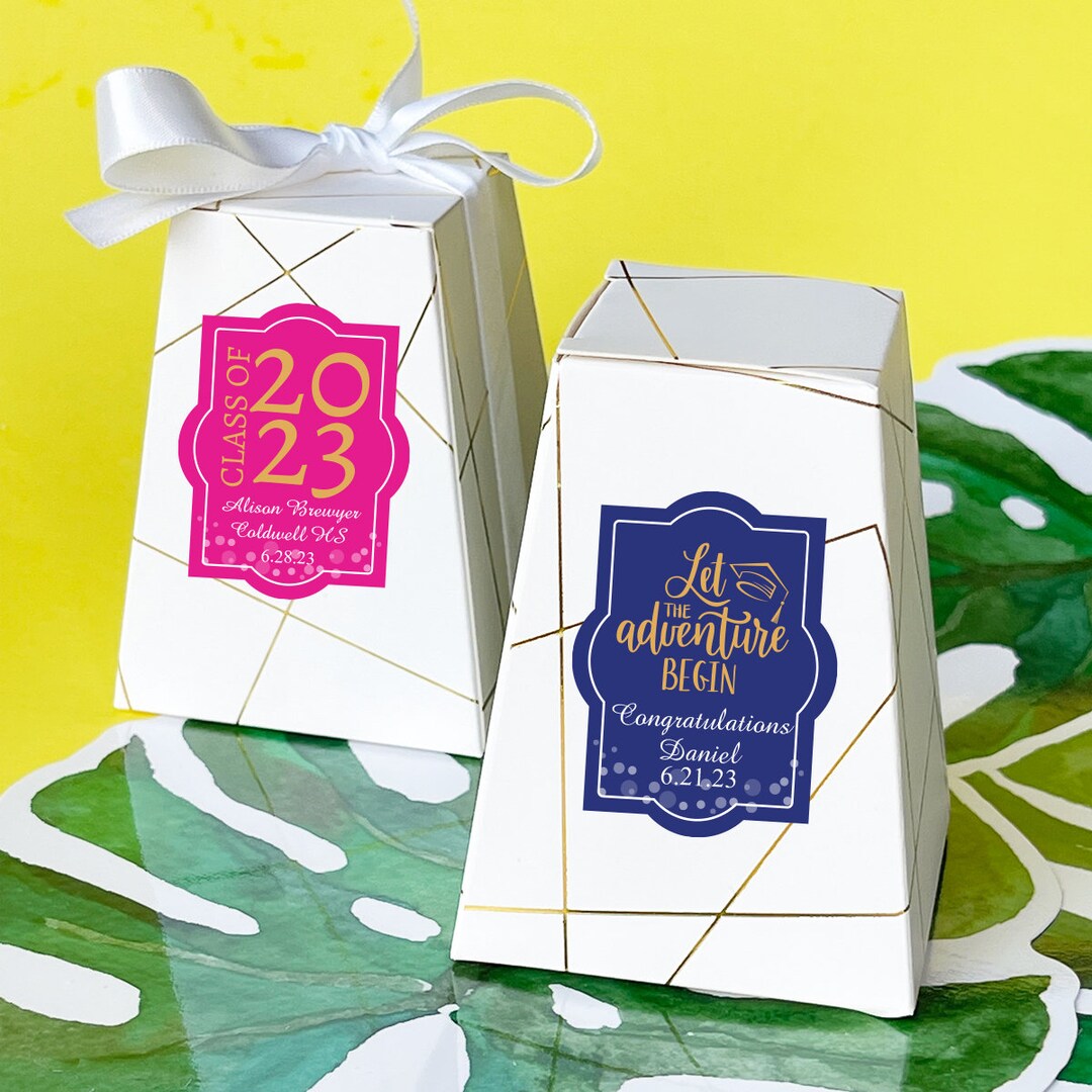 Set of 24 Personalized Triangle Pedestal Foil Pattern Favor Boxes With ...