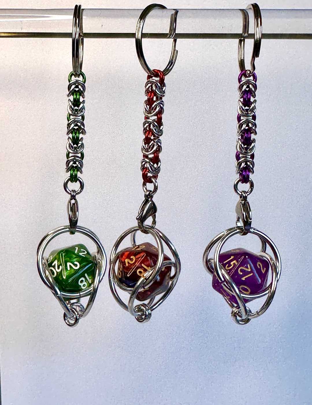 Captured D20 Dice Key Fob | Emergency D20 | Dnd Chainmaille Keyring - Etsy