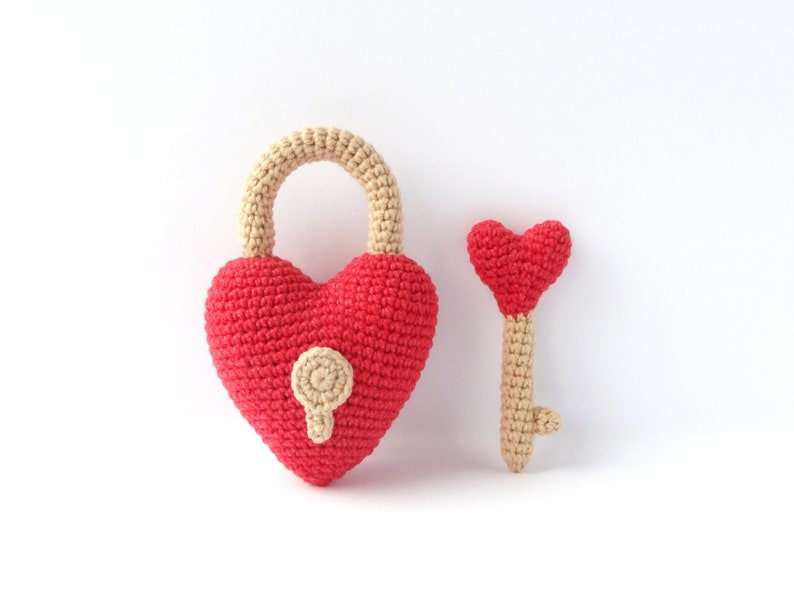 Heart Lock and Key Crochet Pattern – Amigurumi Valentine Decor PDF ...