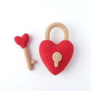 Crochet Pattern Heart Lock and Key, Crochet Heart Lock Pattern, Crochet ...