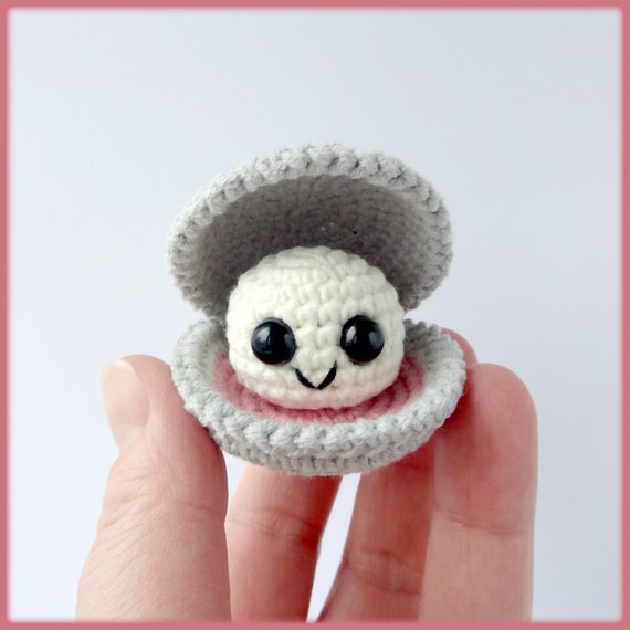 Clam With Pearl Crochet Pattern