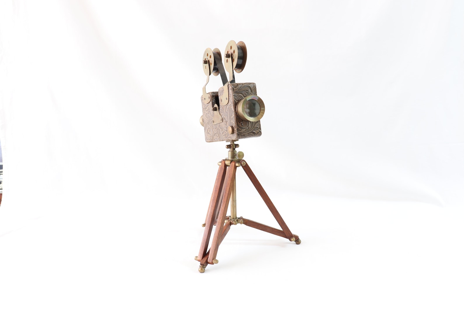 Vintage Movie Projector With Tripod, Retro Movie Projector, Antique ...