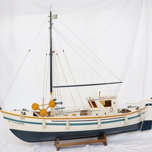 Unique Wooden Handmade Fishing Boat Model, Wooden Handmade Ship Model ...