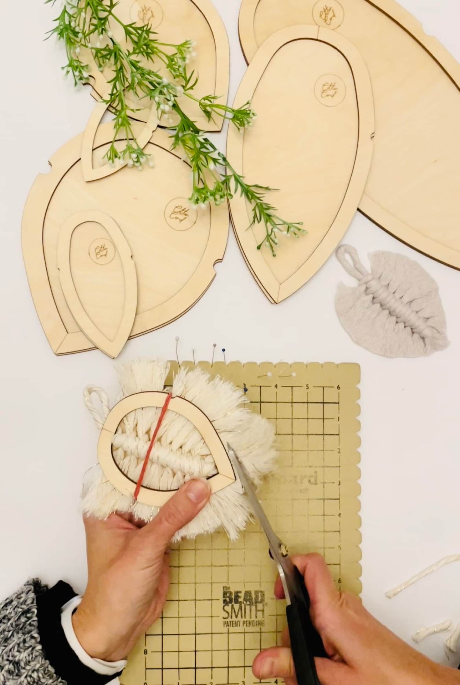 Two-piece Template for Cutting Macrame Leaves - Etsy