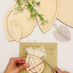 Two-piece Template for Cutting Macrame Leaves - Etsy