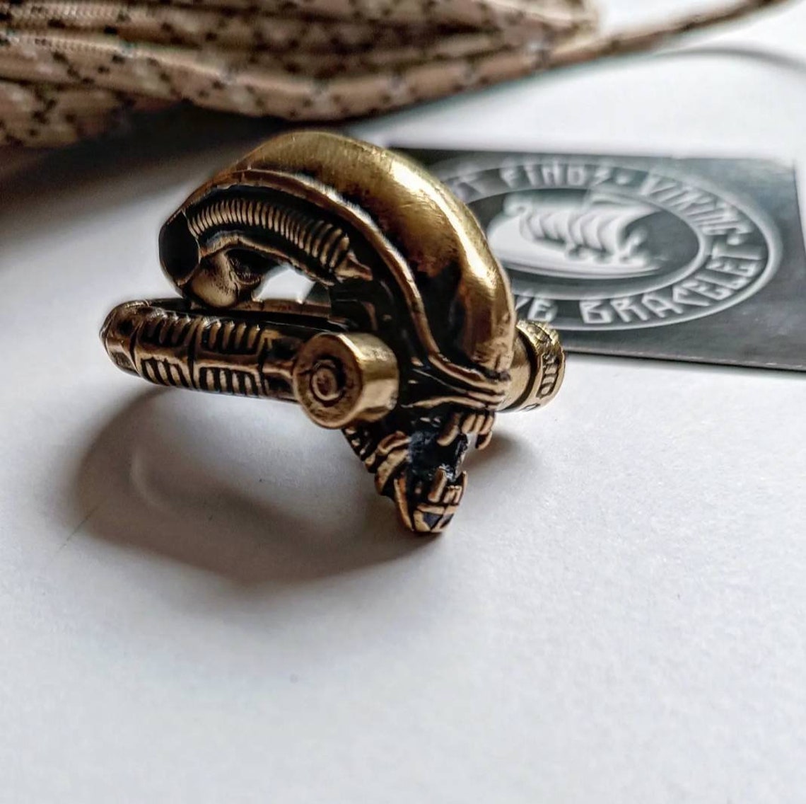 Brass Paracord ALIEN Shackle. Xenomorph. Beads for Paracord - Etsy