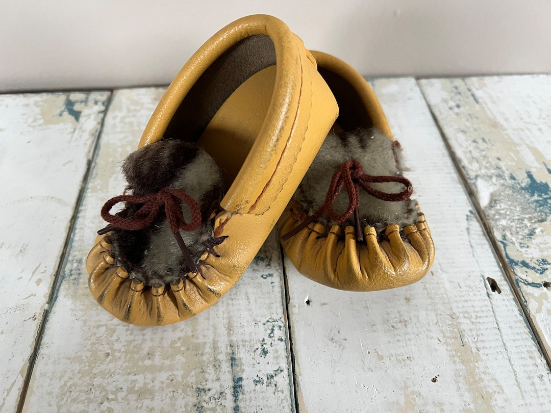Vintage First Nations Children’s Leather Moccasins - Etsy