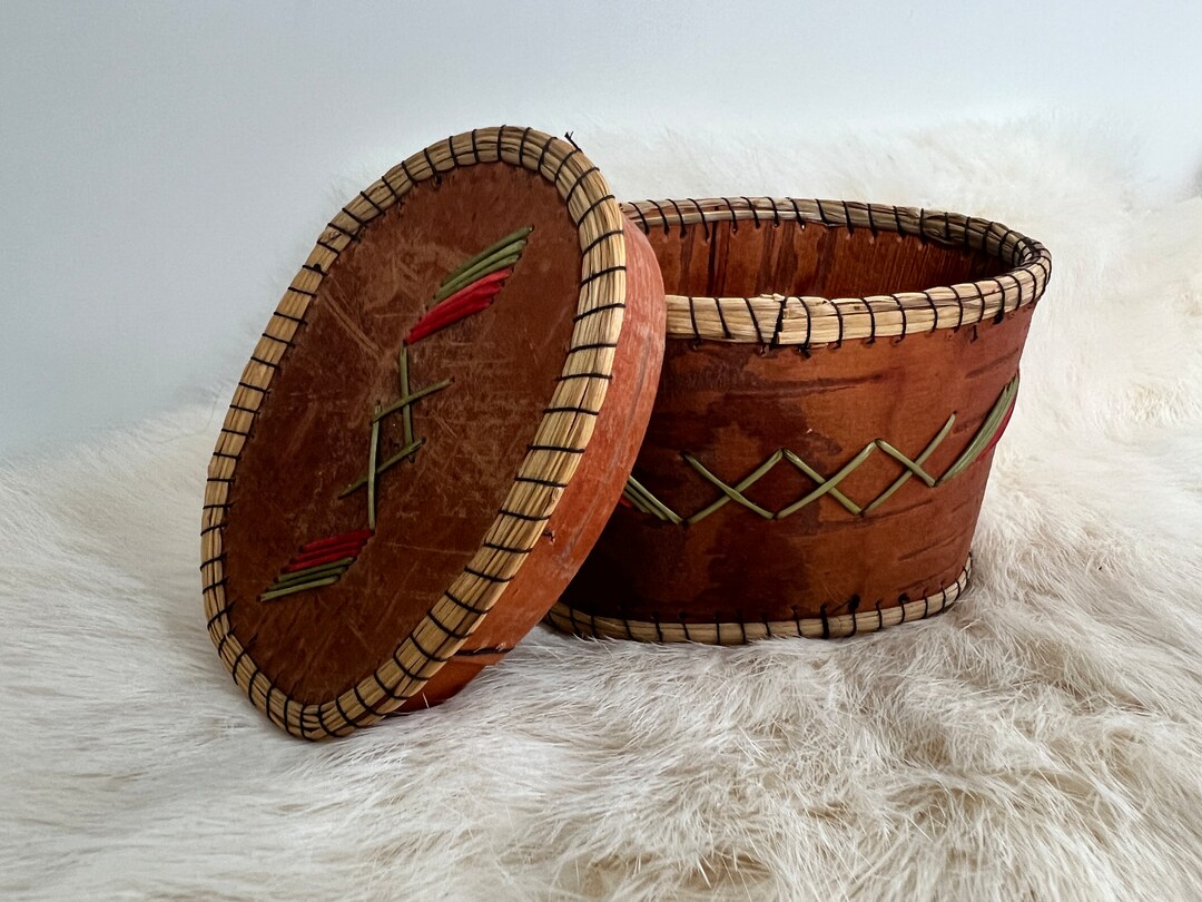 Vintage Porcupine Quill Box | Anishinaabe Canadian or Native American ...