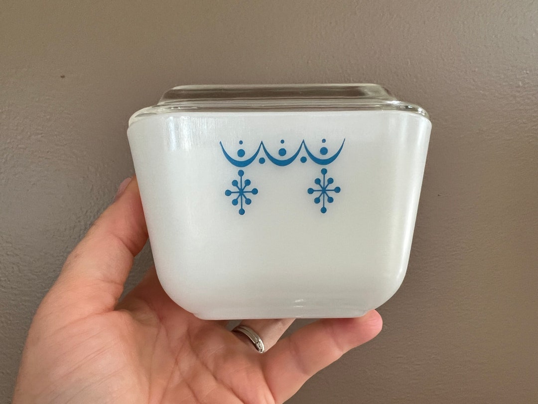 Vintage White Snowflake Garland 501 Pyrex Refrigerator Dish With Lid ...