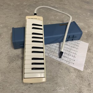 Vintage Suzuki Melodion School 26: Retro Wind Keyboard Harmonica With ...