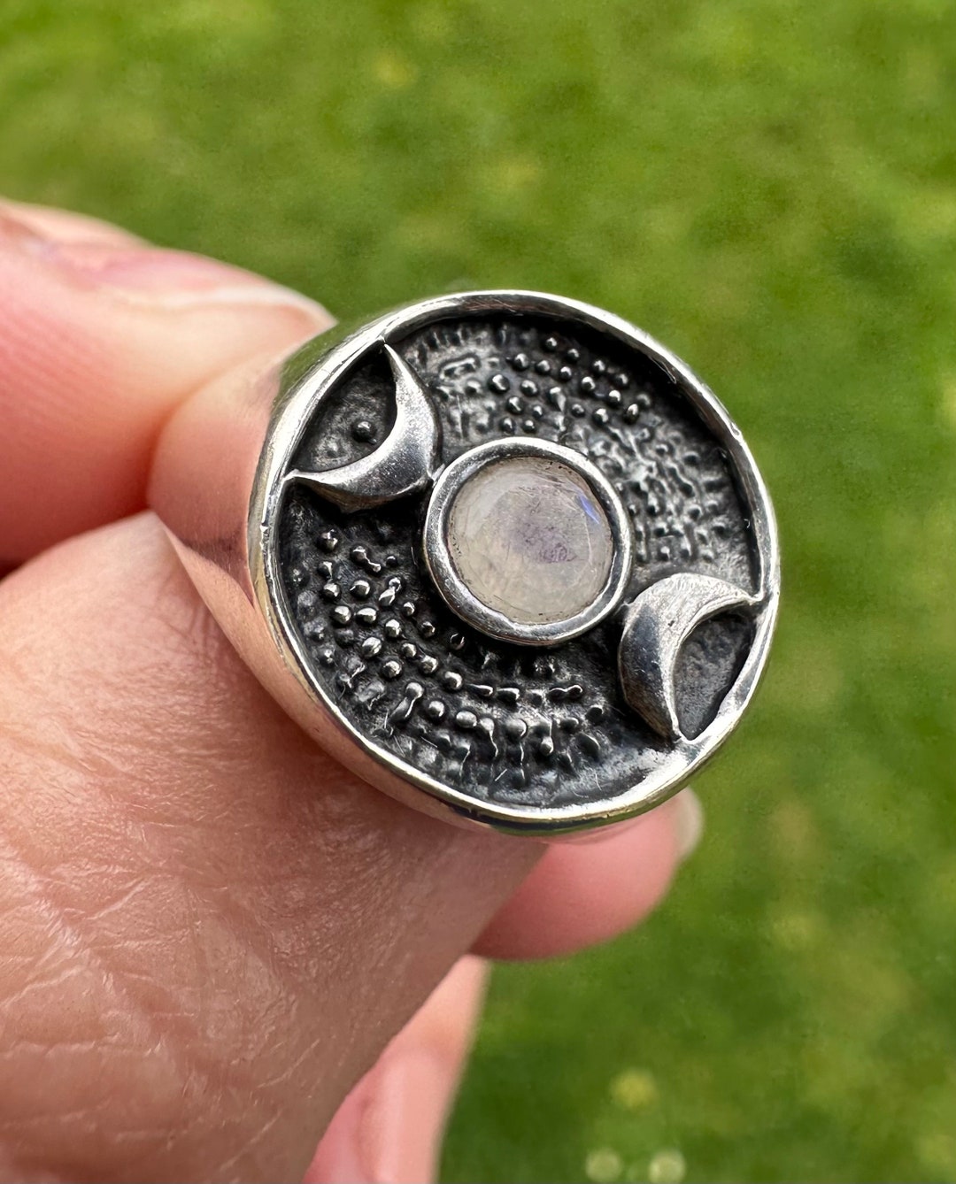 A Sterling Silver Hallmarked 925 & Rainbow Moonstone Triple Crescent ...