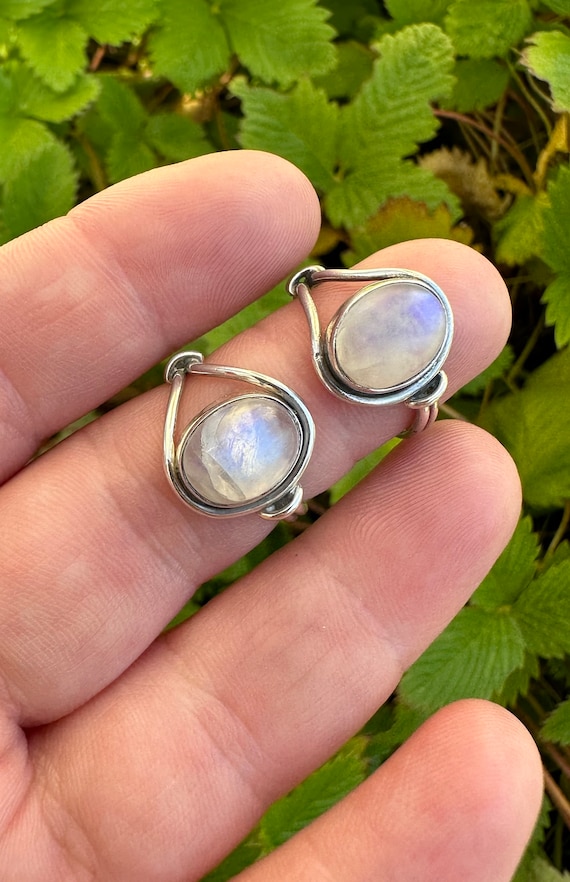 2 x Oval Sterling Silver Hallmarked 925 & Rainbow Moo… - Gem