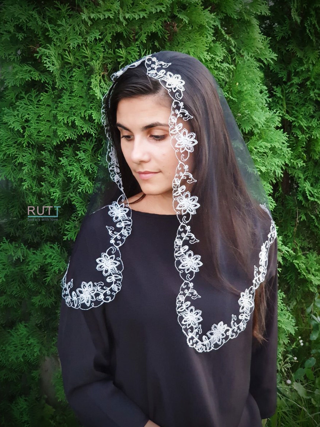 Traditional Catholic Black Mantilla With Silver Embroidery Catholic ...