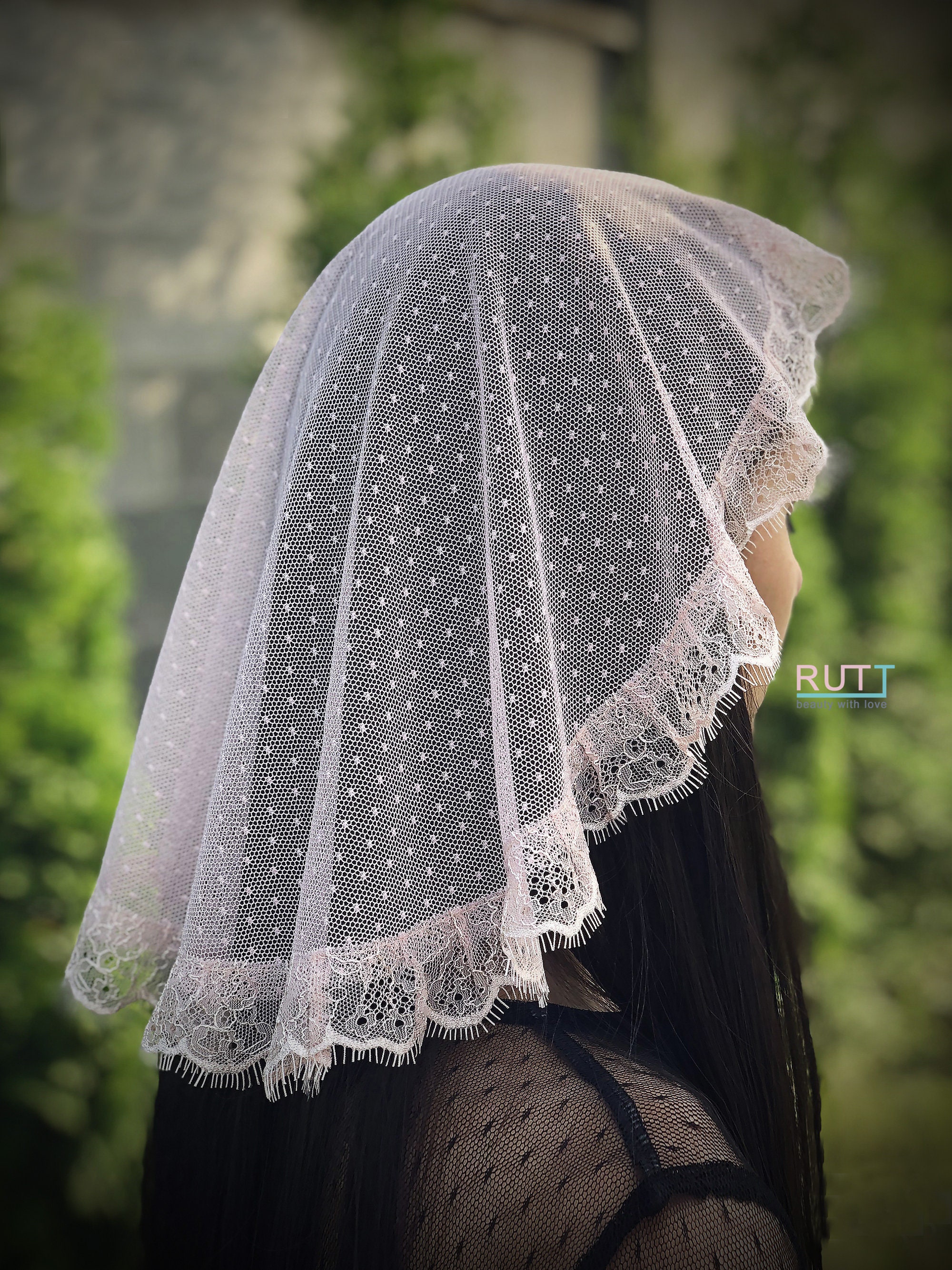 Blush Princess style chapel round veil Polka dot lace mantilla | Etsy