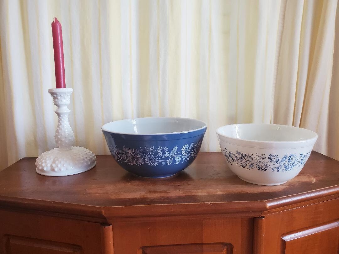 Pyrex Colonial Mist Mixing Bowls Set of 2 403, 402 - Etsy