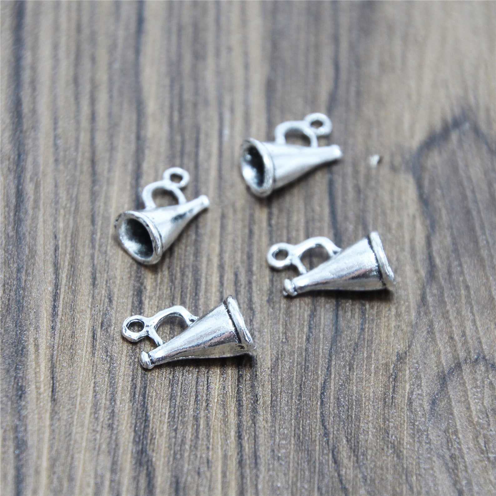 25pcs Cheerleader Megaphone Charms Silver Tone 3D Megaphone Charm ...
